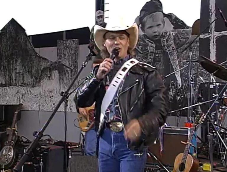 Ricky Van Shelton – Backroads (Live at Farm Aid 1993) – Oldies Songs